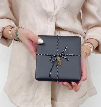 Gift Wrap – Strait Lights